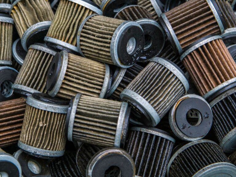 Used oil filters: why they are a hazardous waste - % Sircat % Sircat
